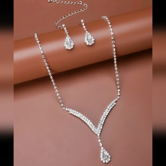 Jewelry | Silver Rhinestone Necklace Earring Set | Poshmark